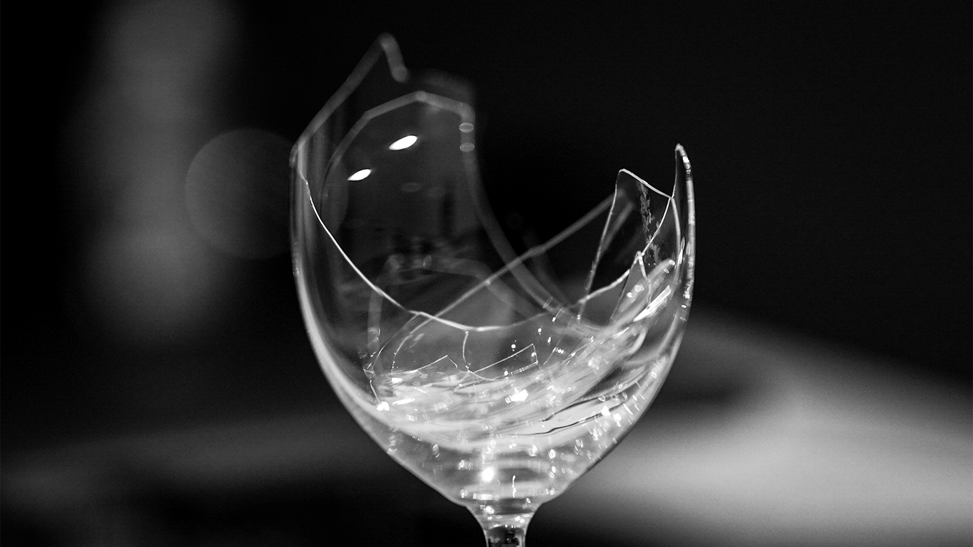 Hoe laat je een wijnglas barsten door te zingen? | Horend Goed Audiciens